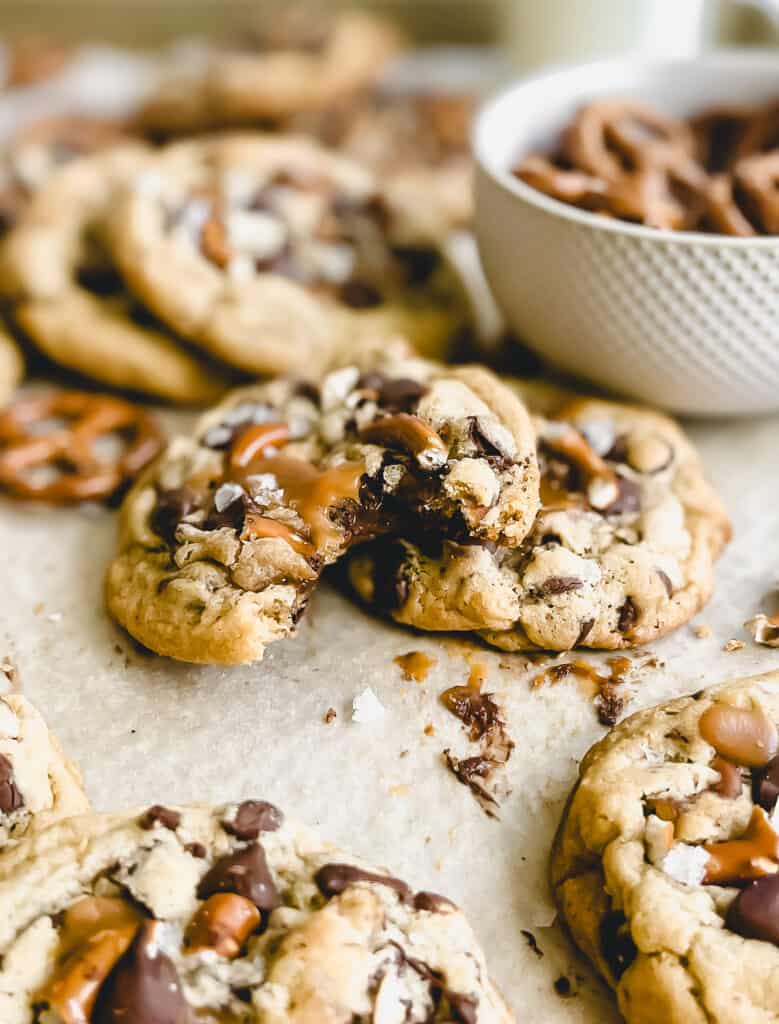 Easy Pretzel Caramel Cookies : Vintage Confections